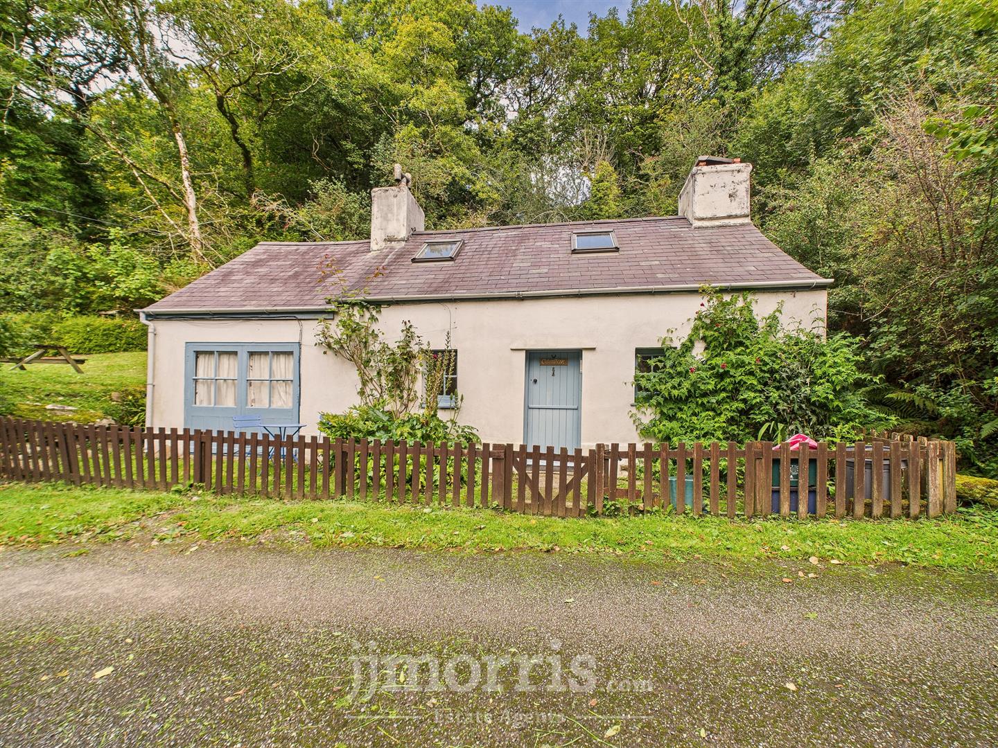 Cwmllan, Pontfaen, Fishguard – JJMorris